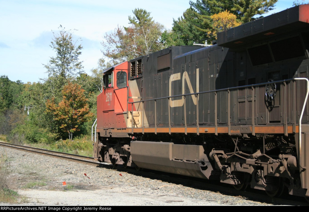 CN 2611 in the sun at Lake Bluff
